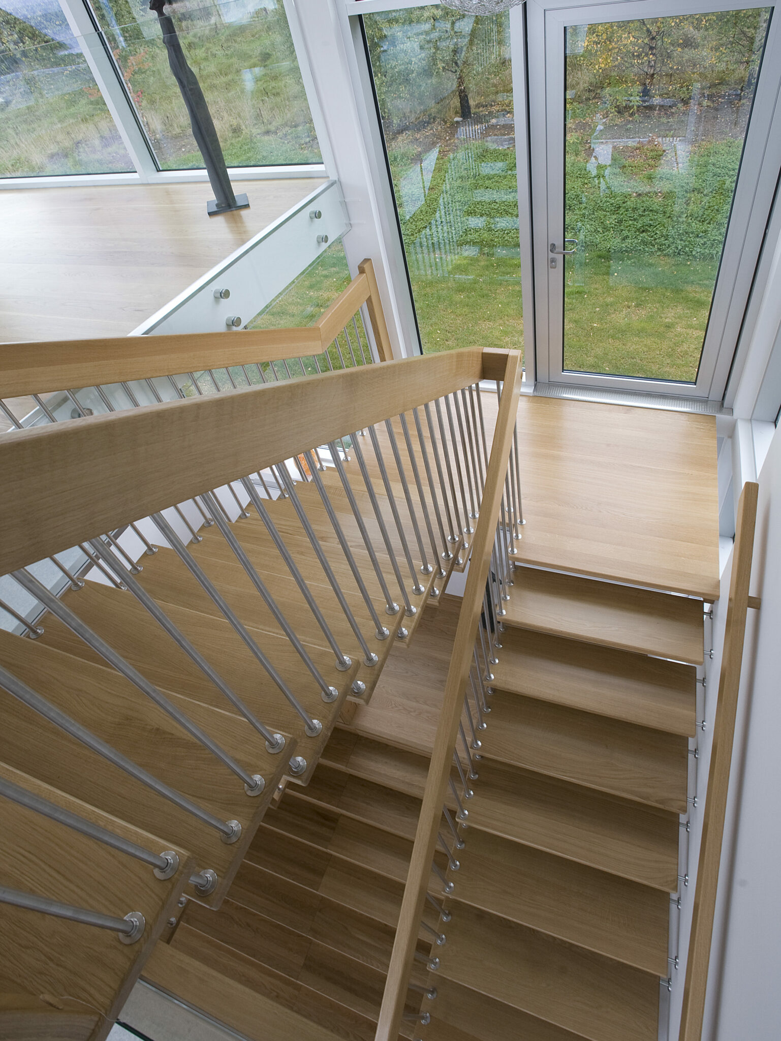 Åpen eller tett trapp? - Hafrsfjord Tre A/S